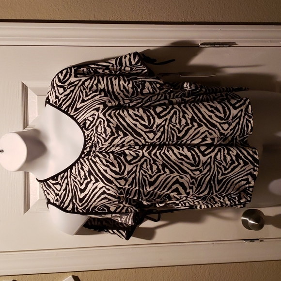 jonathan martin | Tops | Nwt Jonathan Martin Zebra Print Cold Shoulder ...